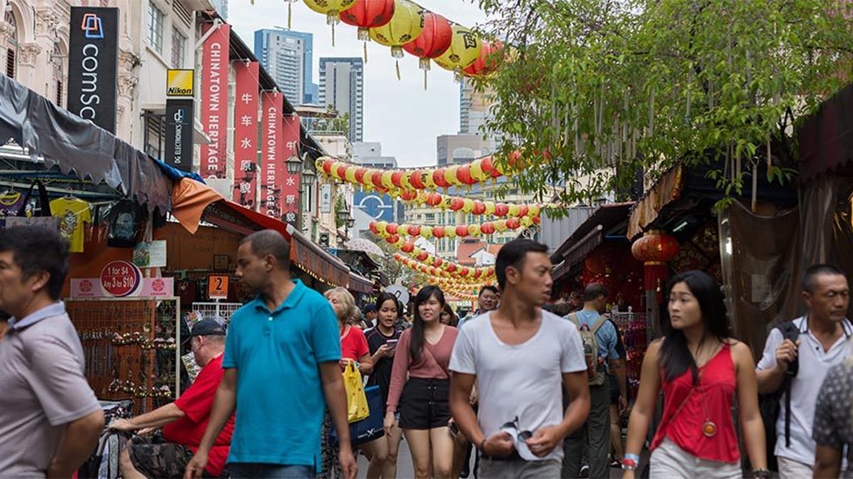 İşte yere en çok tüküren halklar - Sözcü