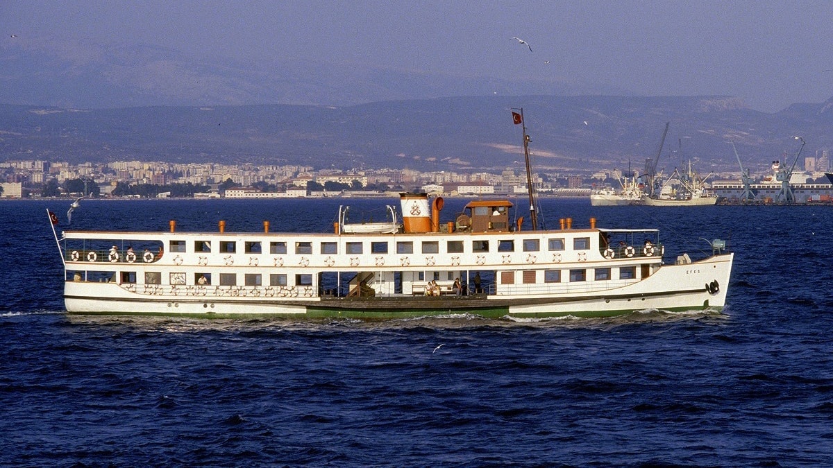 İzmir'deki vapur seferleri normale döndü - Sözcü