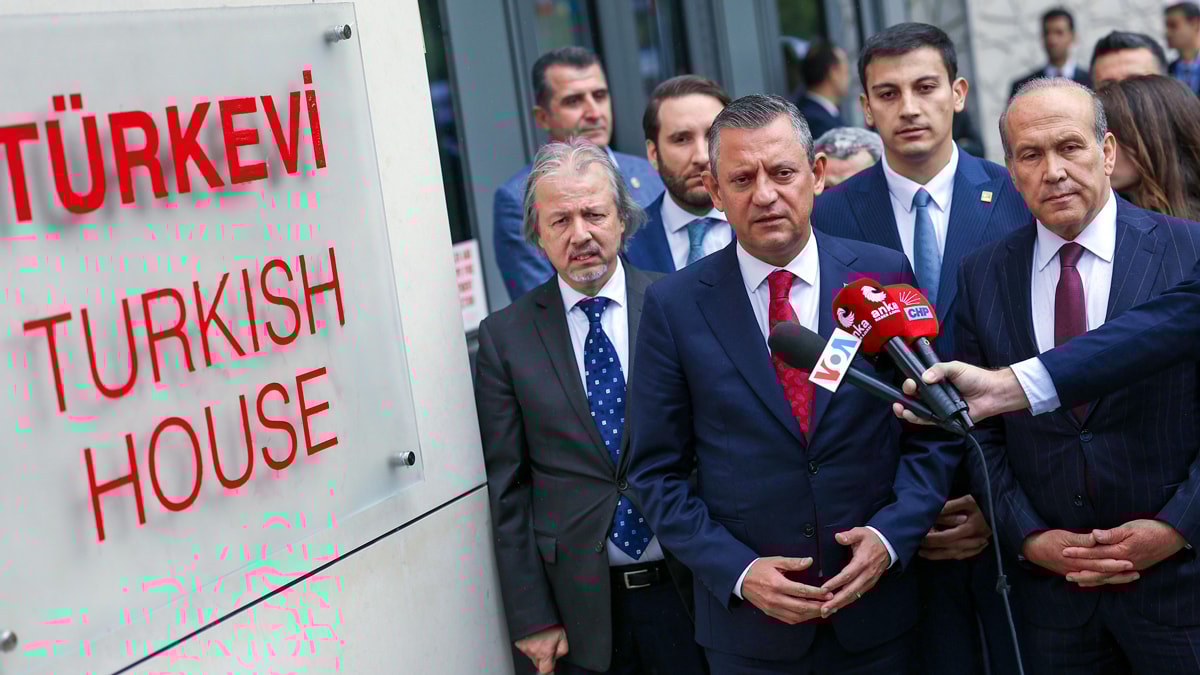 Özgür Özel, Türkevi'nde: 'Bu binalar kalır, iktidarlar gelir, gider ...