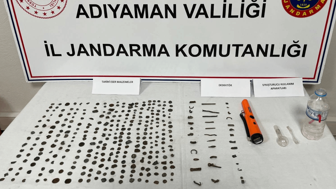 Adıyaman'da 306 sikke ve tarihi obje yakalandı - Sözcü